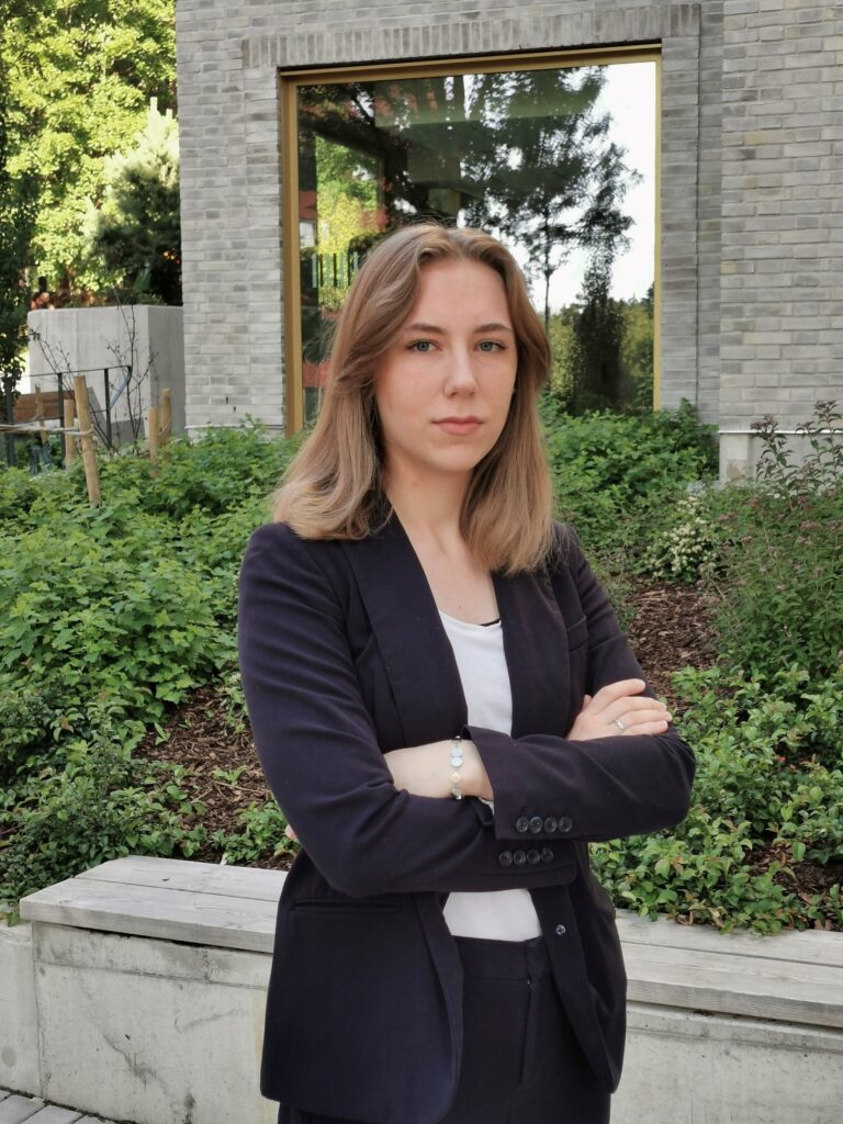 Rikskansliet - KDU - En rak höger